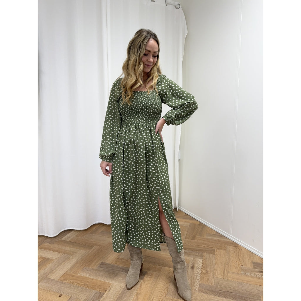 Liberté klänning GRO - ARMYGREEN FLOWER